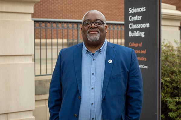 Thomas named dean of Auburn’s College of | Auburn Family Portal
